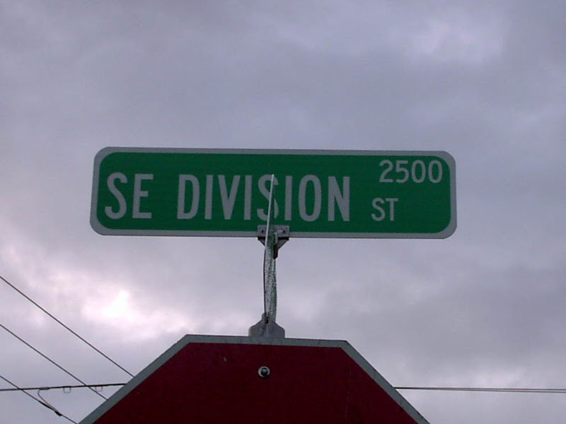 The ZehnKatzen Times: A New Style of Portland Street Sign Debuts at ...